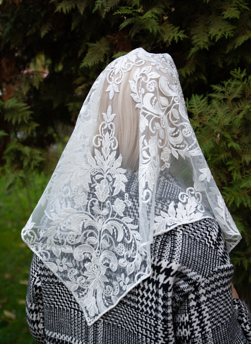 NEW!! Triangle Ivory Veil – MariaVeils