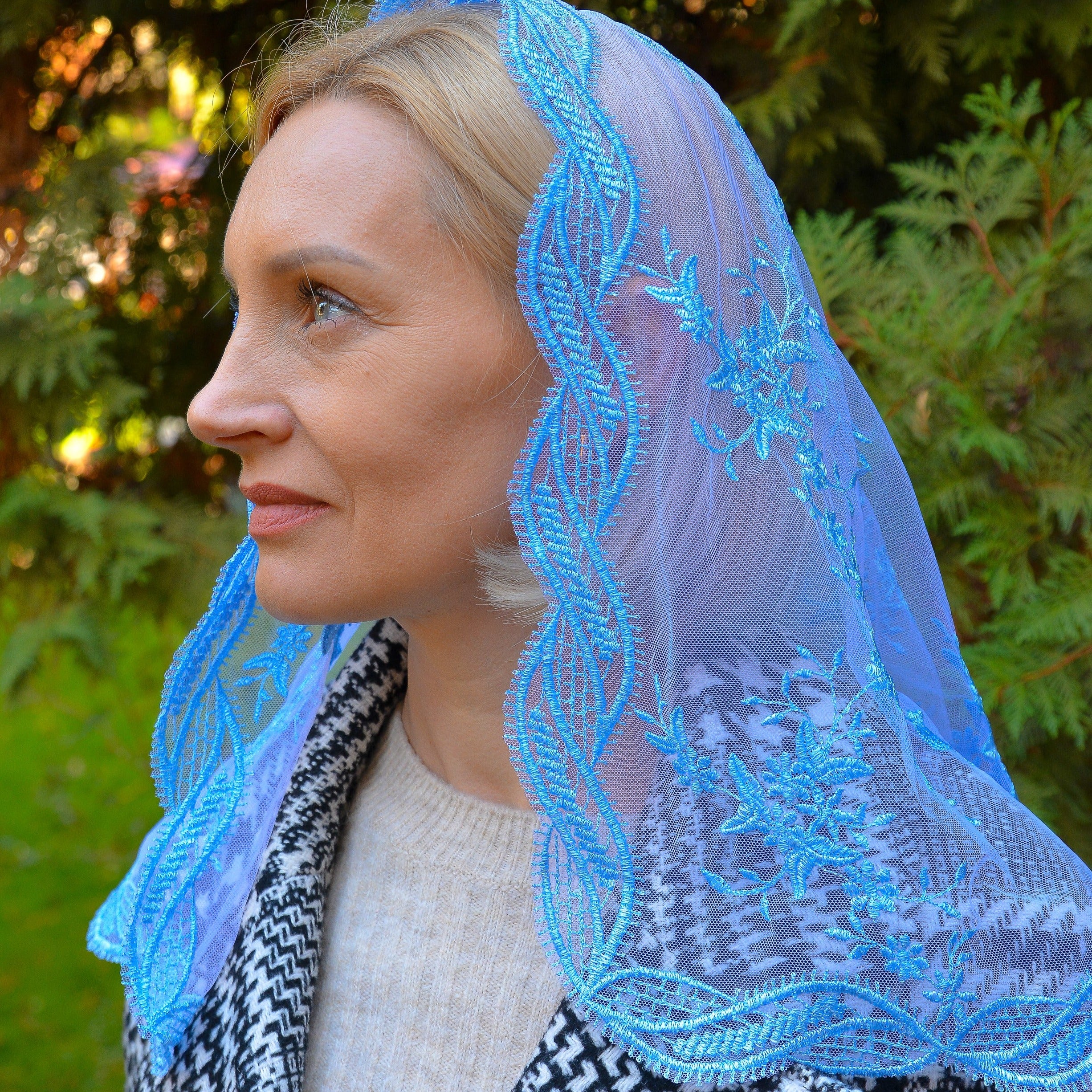 LIGHT BLUE MANTILLA – MariaVeils