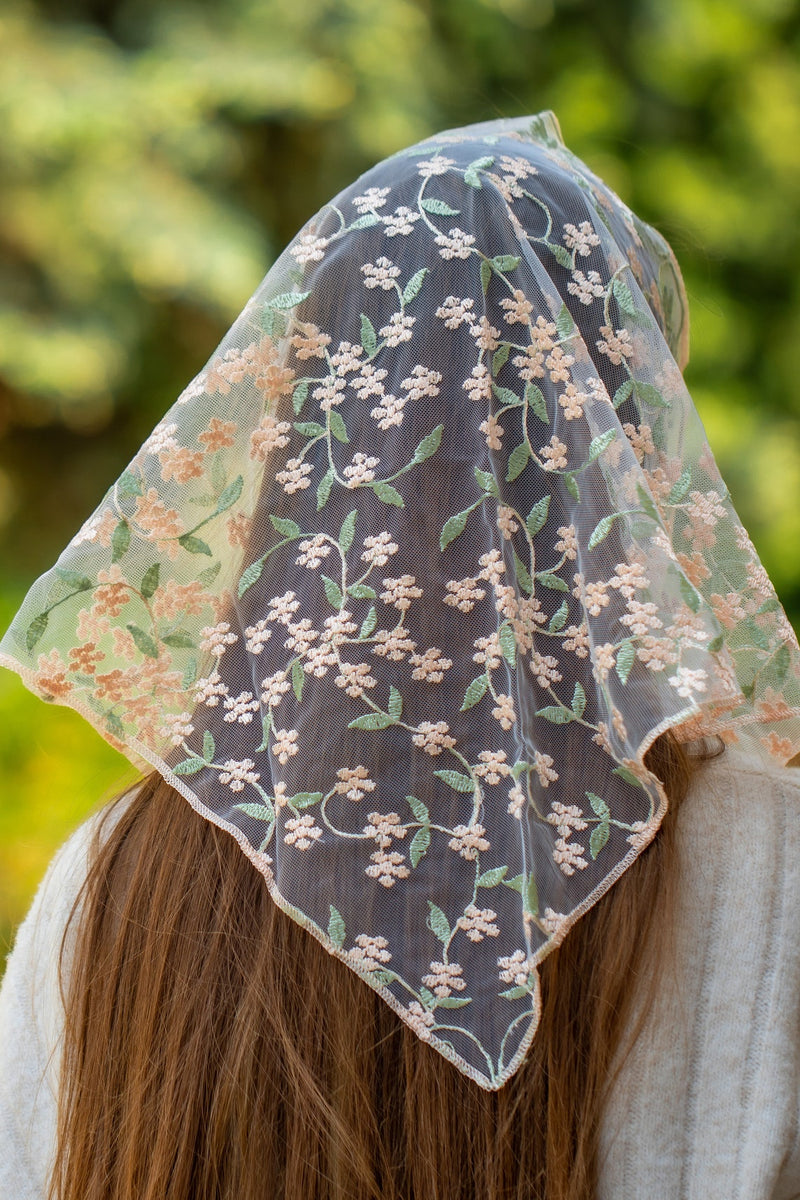 Triangle peach veil – MariaVeils